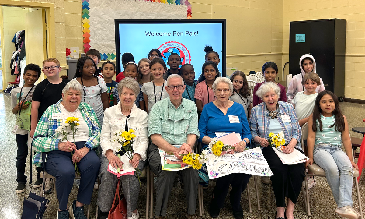 Handwritten letters help Henrico students, seniors bridge generation gap